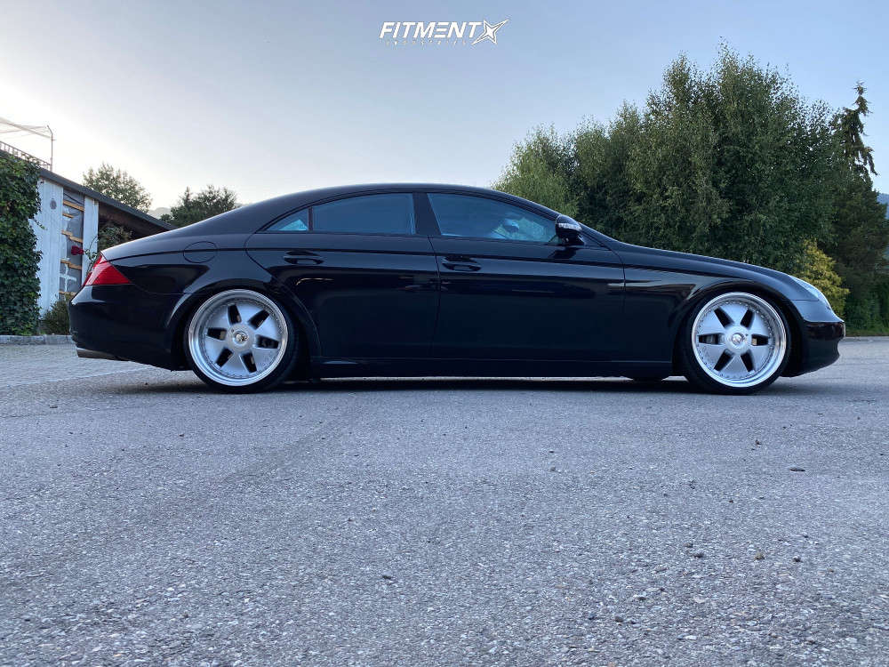 2005 Mercedes-Benz CLS550 CLS550 4dr Sedan (5.5L 8cyl 7A) with 20x9 GnB ...