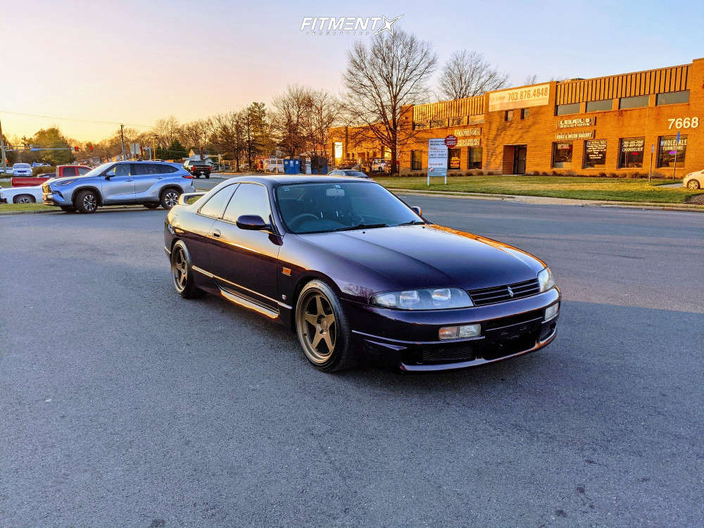 1995 Nissan Skyline R33 Base with 18x9.5 Kansei Knp and Toyo Tires ...