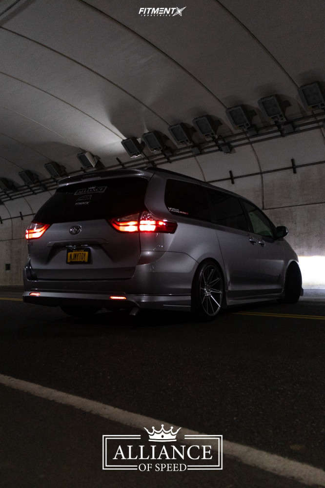 2015 Toyota Sienna LE with 20x10.5 Verde Quantum and Uniroyal 275x35 on ...