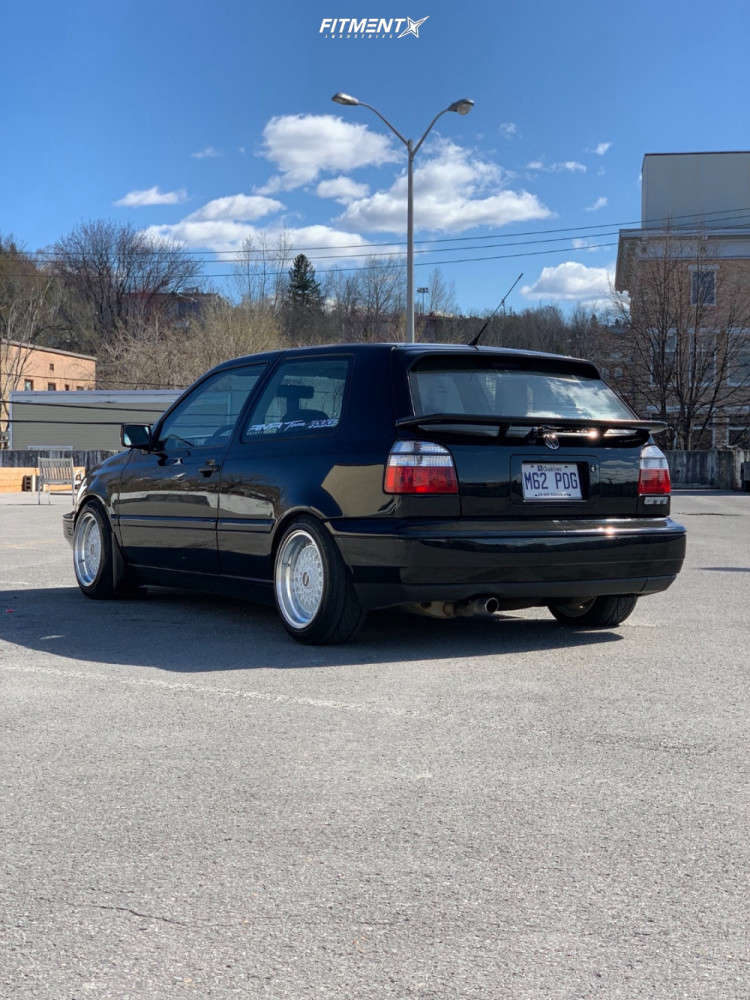 1997 Volkswagen Golf CL with 15x7 STR 506 and Maxtrek 195x50 on ...