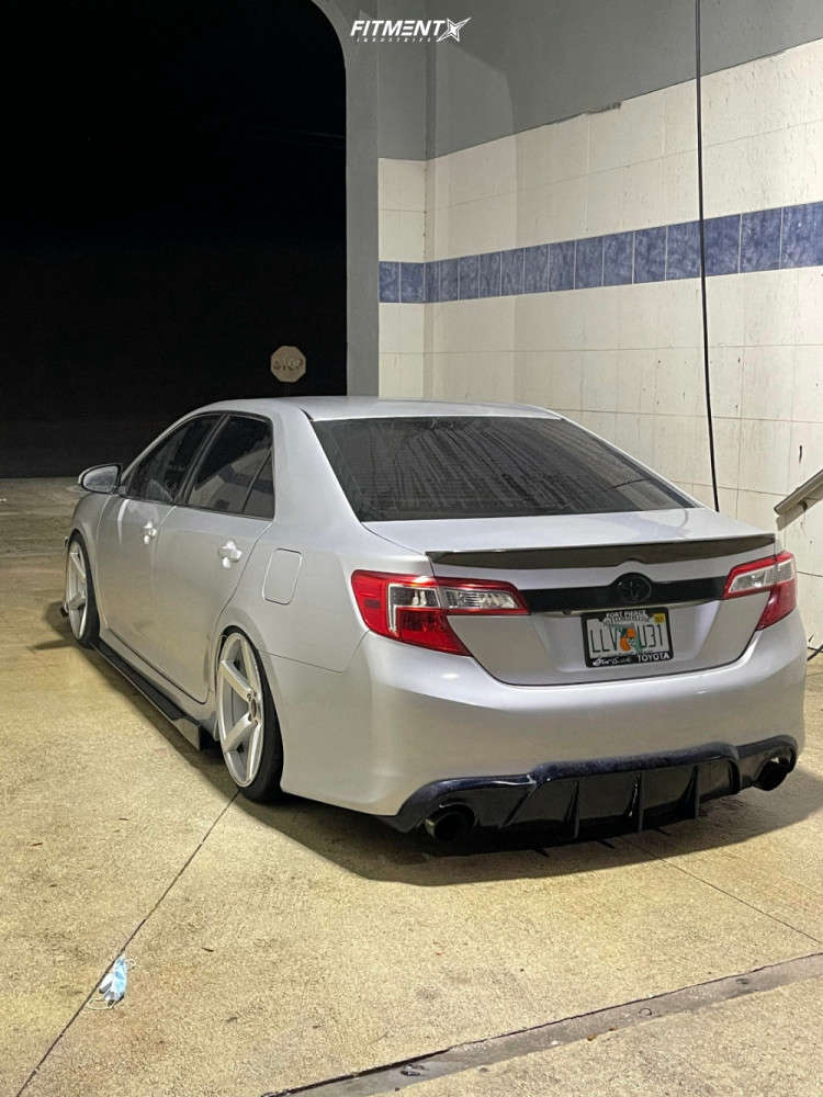 2014 Toyota Camry SE with 19x9.5 JNC Jnc026 and Sailun 235x35 on Coilovers 1402911 Fitment Industries