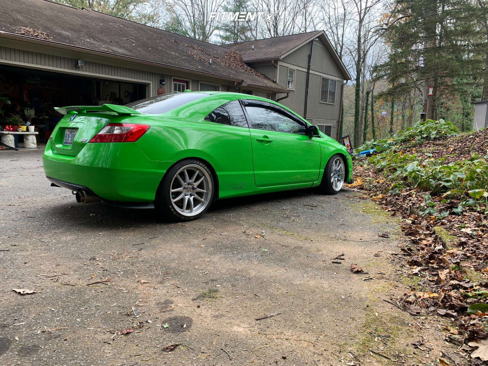 2009 Honda Civic Si with 18x8.5 Aodhan Ds02 and Federal 215x35 on ...