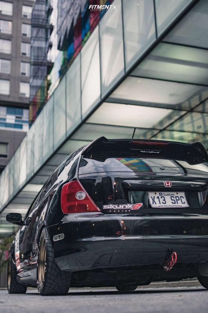 2002 Honda Civic SiR with 15x7 Rota Grid and Toyo Tires 225x45 on ...