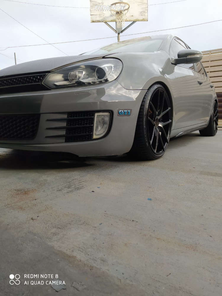2013 Volkswagen GTI Base with 19x9.5 Niche Targa and Nankang 225x35 on ...
