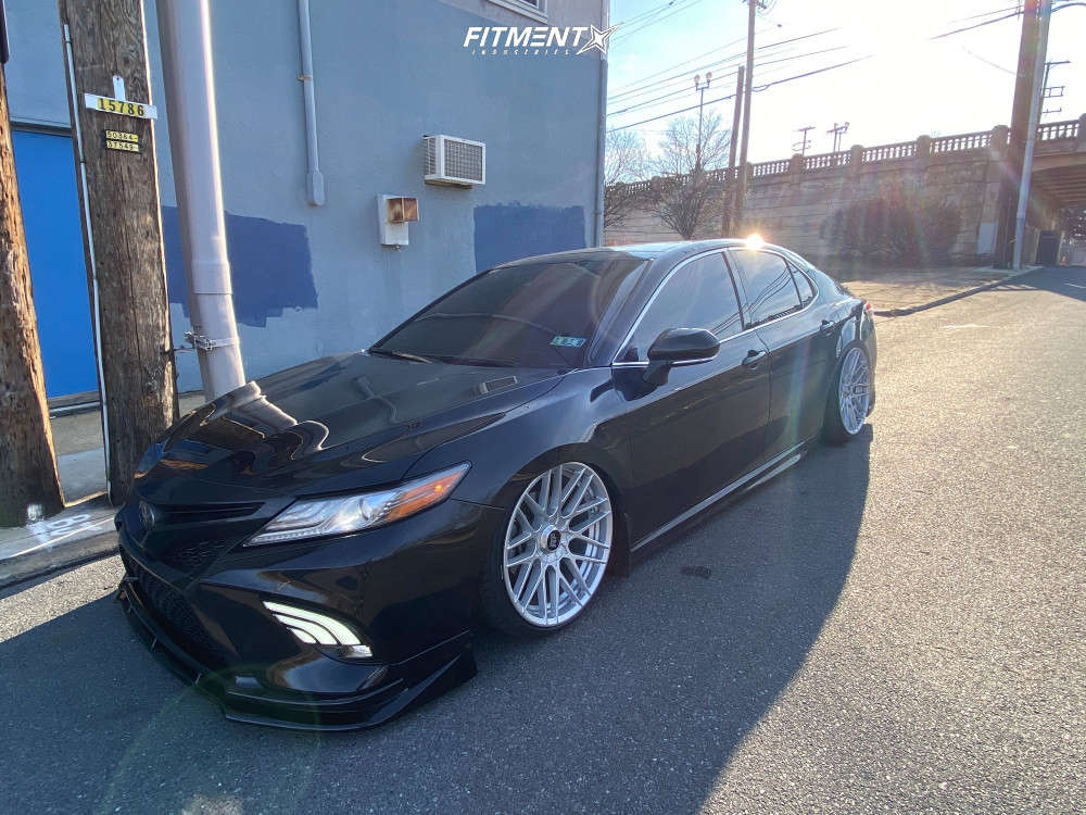 2019 Toyota Camry XLE with 20x10 Rotiform Rse and Achilles 225x35 on ...