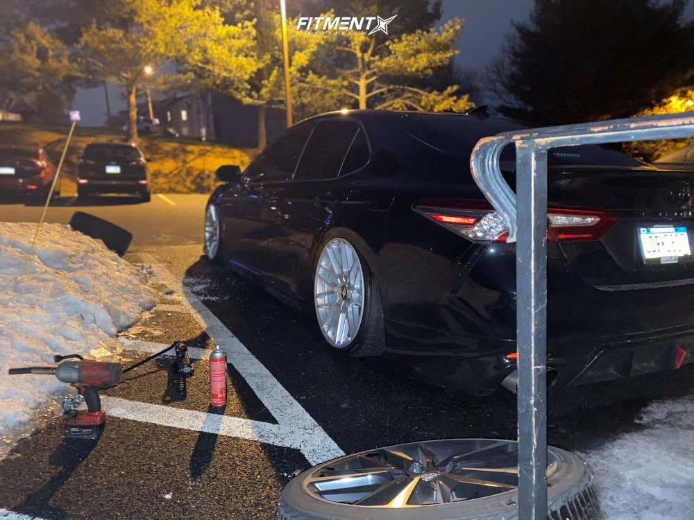 2019 Toyota Camry XLE with 20x10 Rotiform Rse and Achilles 225x35 on ...