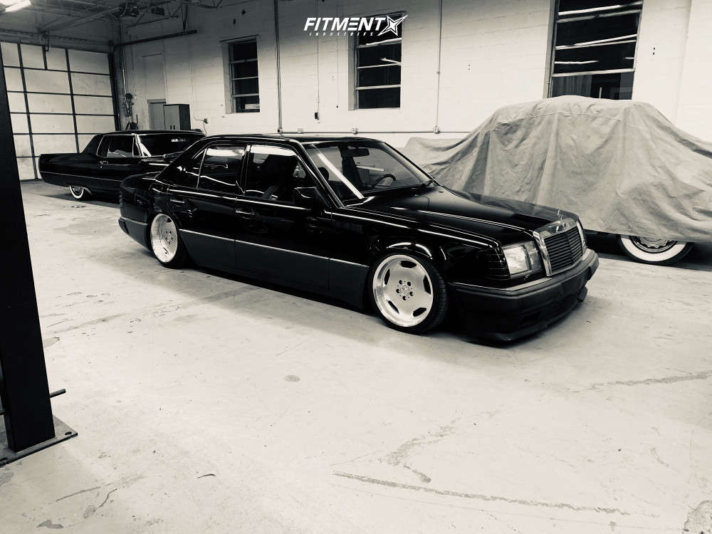 1990 Mercedes-Benz 300E 2.6 with 17x8 Alzor 803 and Nexen 205x40 on Air ...