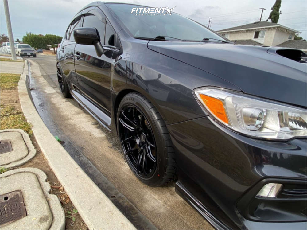 ESR CS8 18x9.5 22 Gloss Black | 89551422 CS8GBLK | Fitment Industries