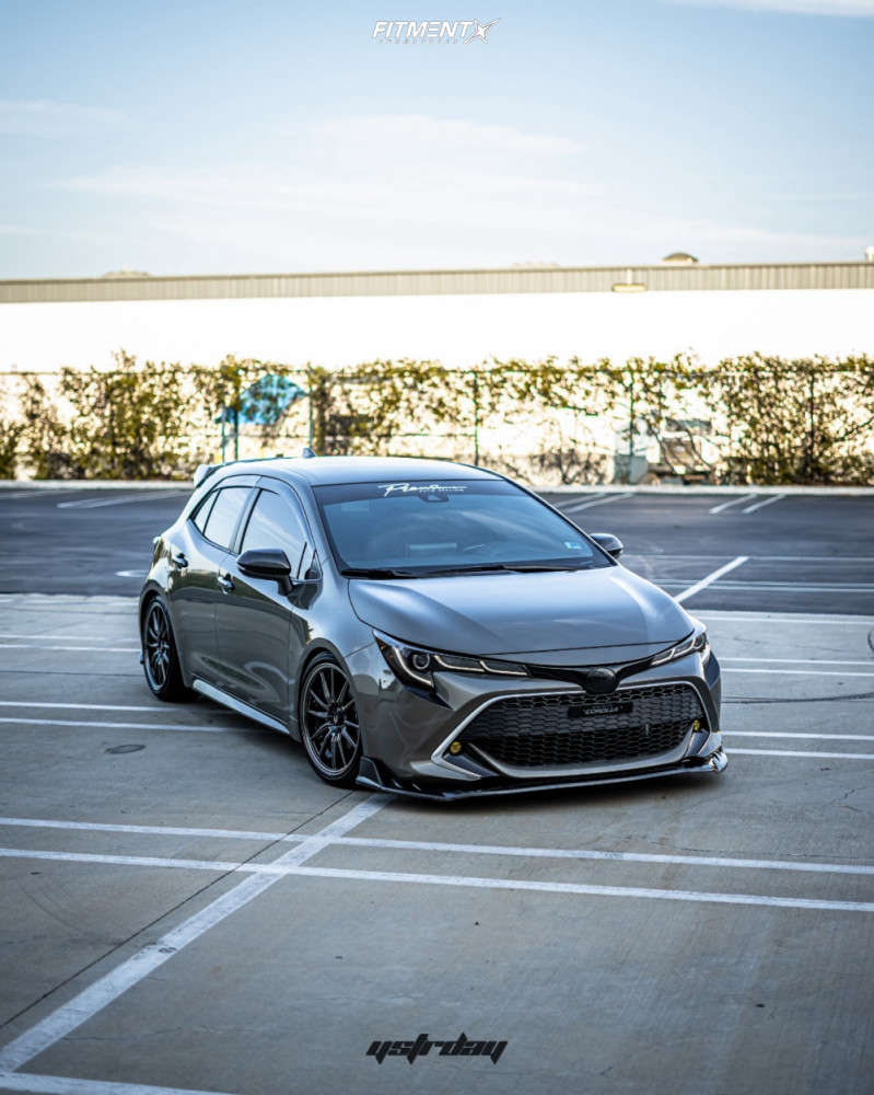 2020 Toyota Corolla XSE with 18x8.5 Cosmis Racing R1 and Yokohama ...
