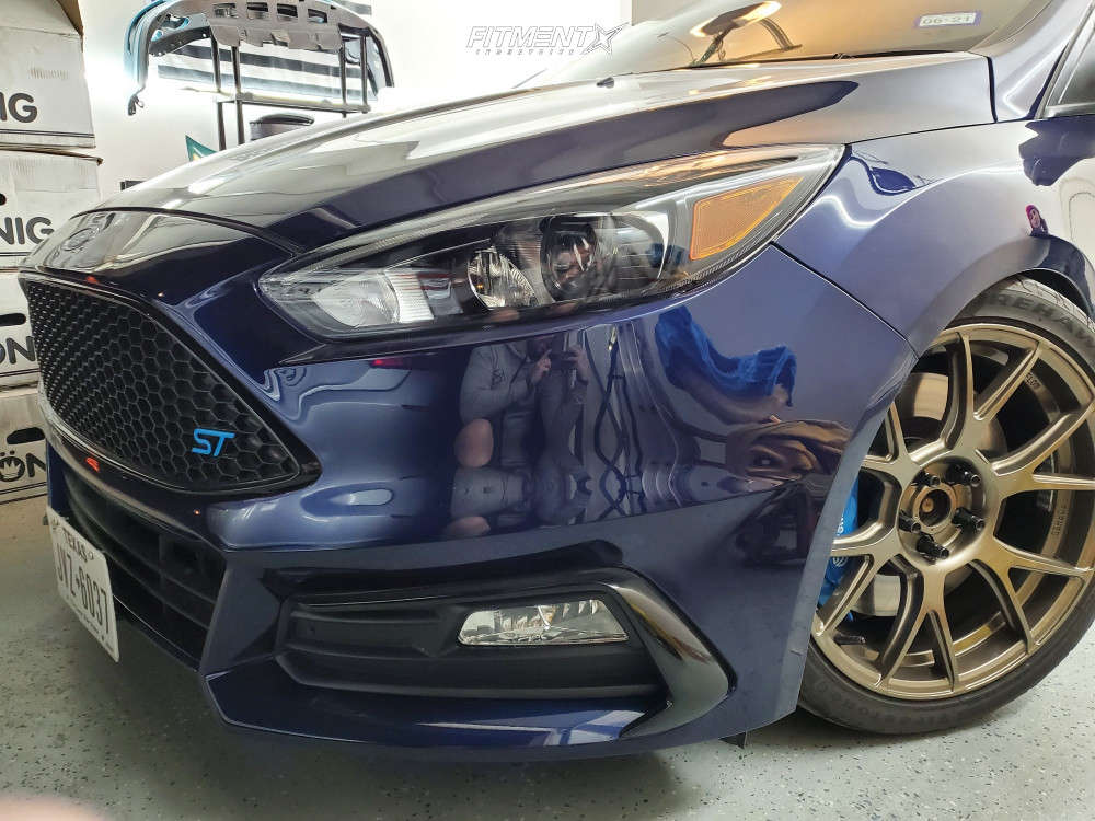2017 Ford Focus ST with 18x8.5 Konig Ampliform and Firestone 255x35 on ...