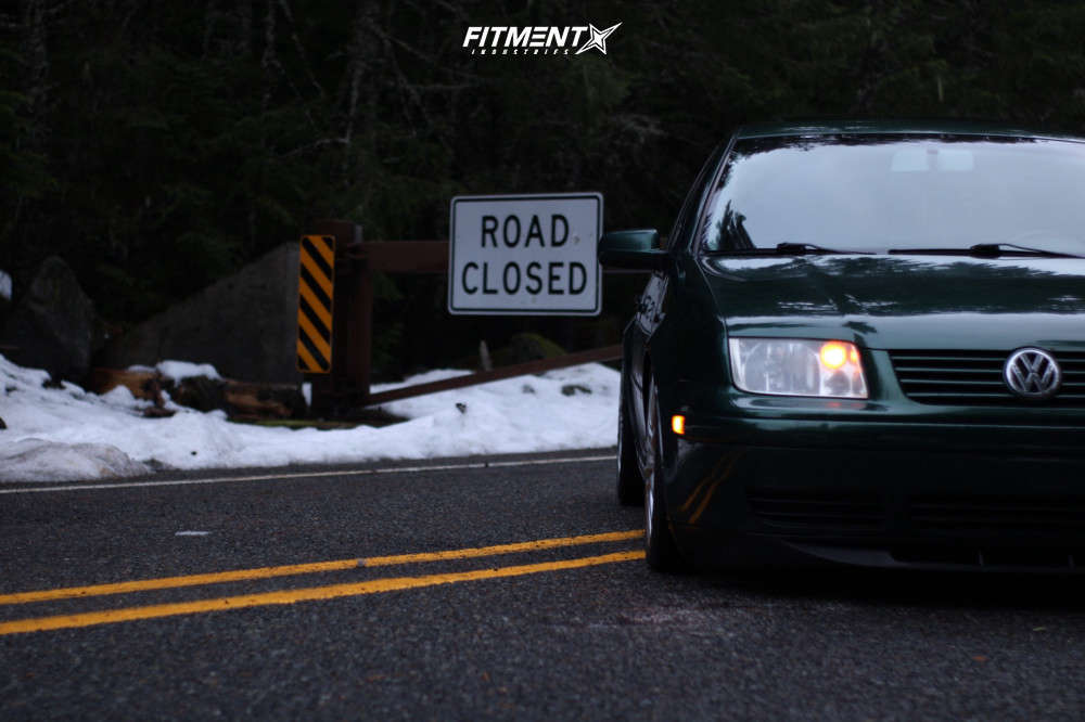 2002 Volkswagen Jetta GLS with 17x7.5 OEM Wheels Arietta and Ardent ...