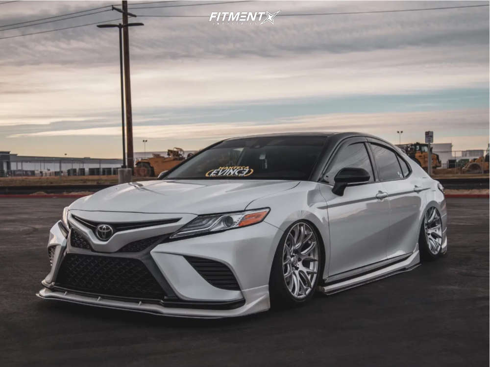 2020 Toyota Camry XSE with 19x8.5 ESR Sr12 and Accelera 265x35 on Air ...