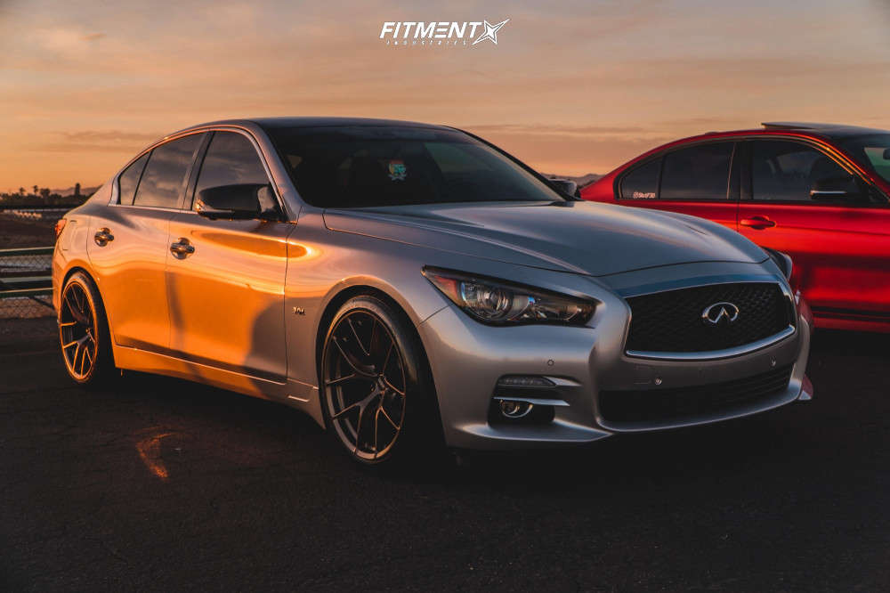 2016 INFINITI Q50 Premium with 19x10.5 ESR Rf2 and Continental 265x35 ...