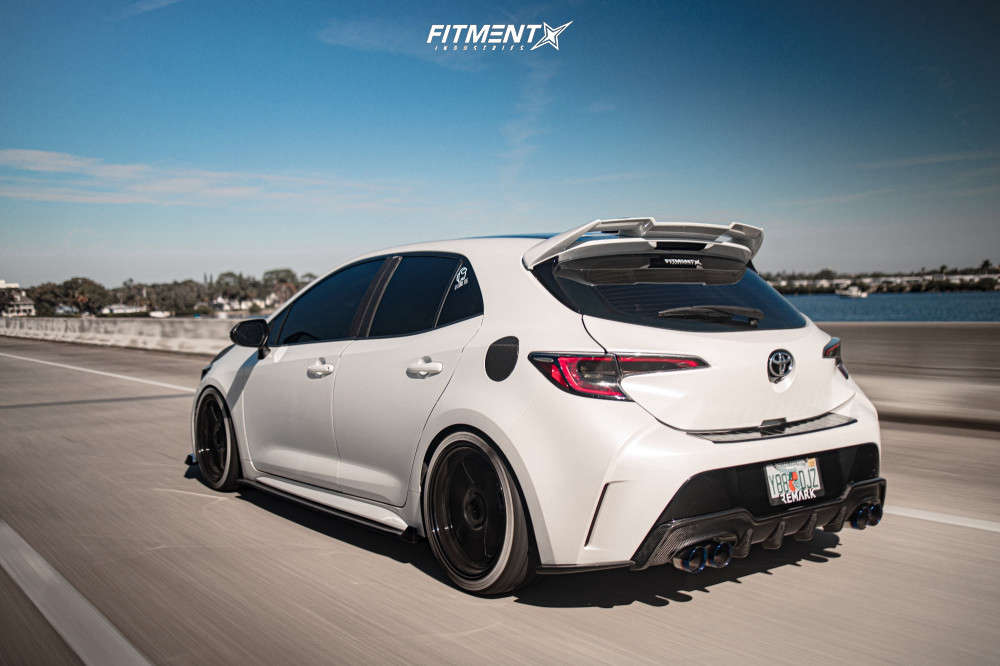 2019 Toyota Corolla SE with 18x8.5 ESR Sr07 and Falken 235x40 on ...