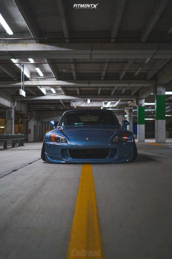 2002 Honda S2000 Base with 18x10 BBS Rs and Landsail 215x40 on Air ...