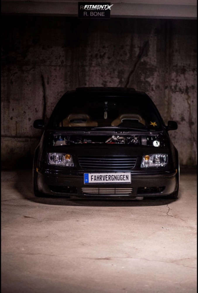 2002 Volkswagen Jetta GL with 18x8.5 WatercooledIND Md1 and Delinte ...