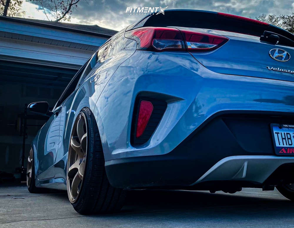 2019 Hyundai Veloster Base with 18x9.5 AVID1 AV26 and Kumho 215x40 on ...