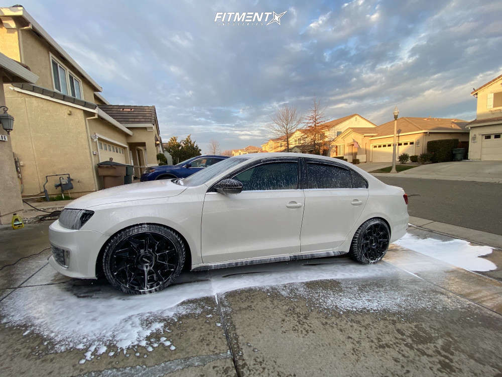 2012 Volkswagen Jetta GLI with 18x8.5 Rotiform Cvt and Michelin 225x40 ...