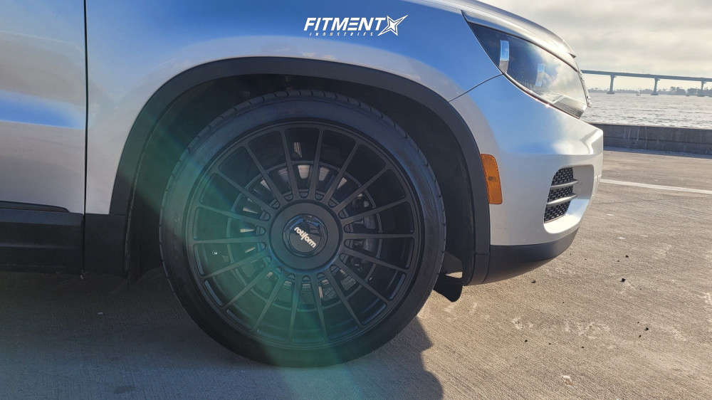 2017 Volkswagen Tiguan Wolfsburg Edition with 19x8.5 Rotiform Las-r and ...