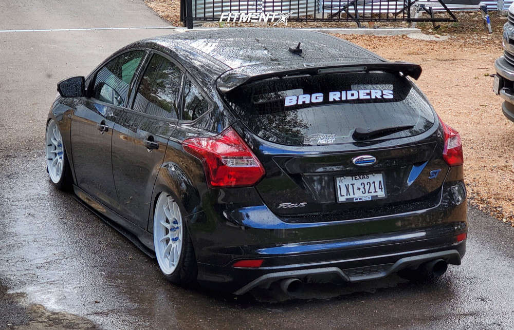 2014 Ford Focus ST with 18x9.5 Enkei Nt03m and Achilles 225x35 on Air ...