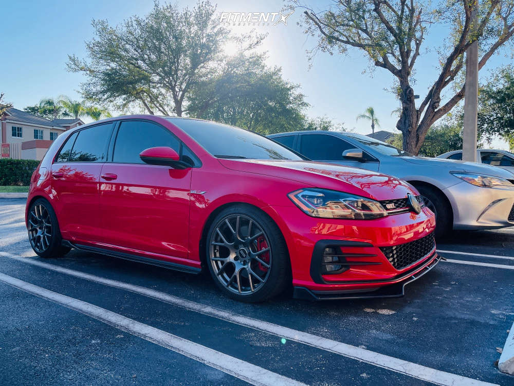 2020 Volkswagen GTI SE with 18x8.5 VMR V810 and Kumho 215x40 on ...