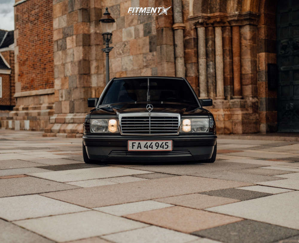 1986 Mercedes-Benz 190E 2.3 with 17x8.5 OZ Racing Futura and Hankook ...