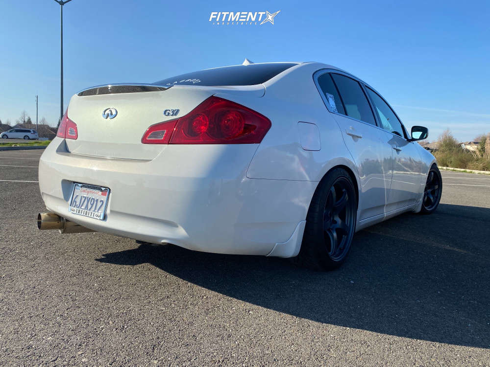 2009 INFINITI G37 Base with 18x9.5 Rays Engineering 57cr and Federal ...
