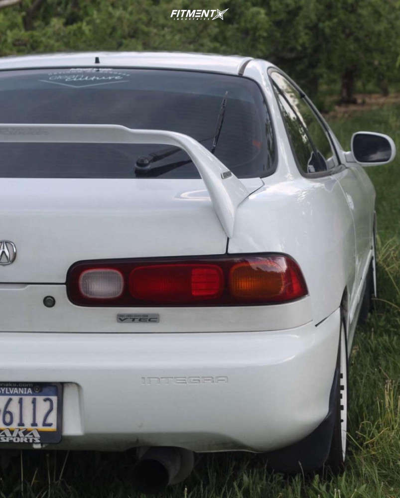 1994 Acura Integra GS-R with 16x7 Rota Slipstreams and Federal 205x40 ...