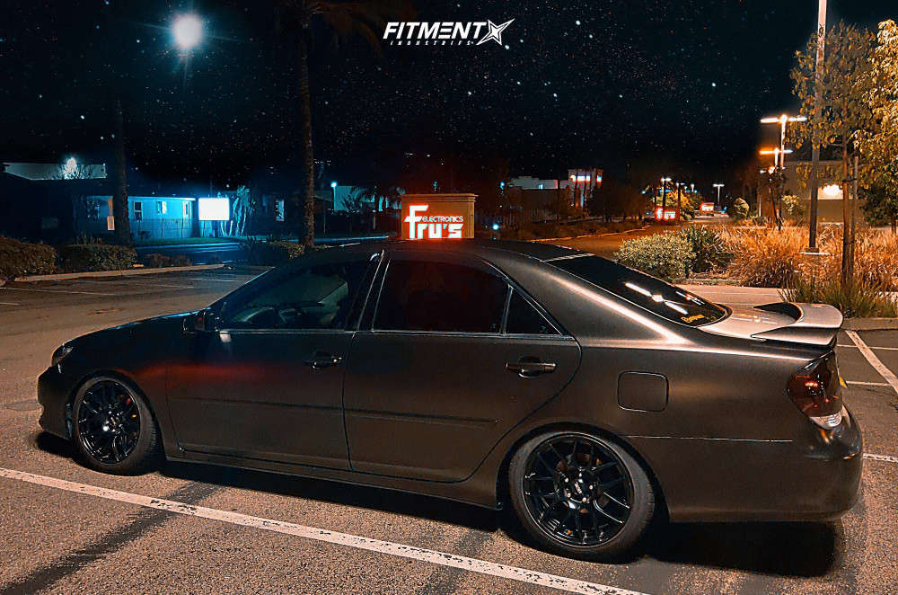 2005 Toyota Camry XLE with 17x8 XXR 530 and Milestar 205x50 on ...