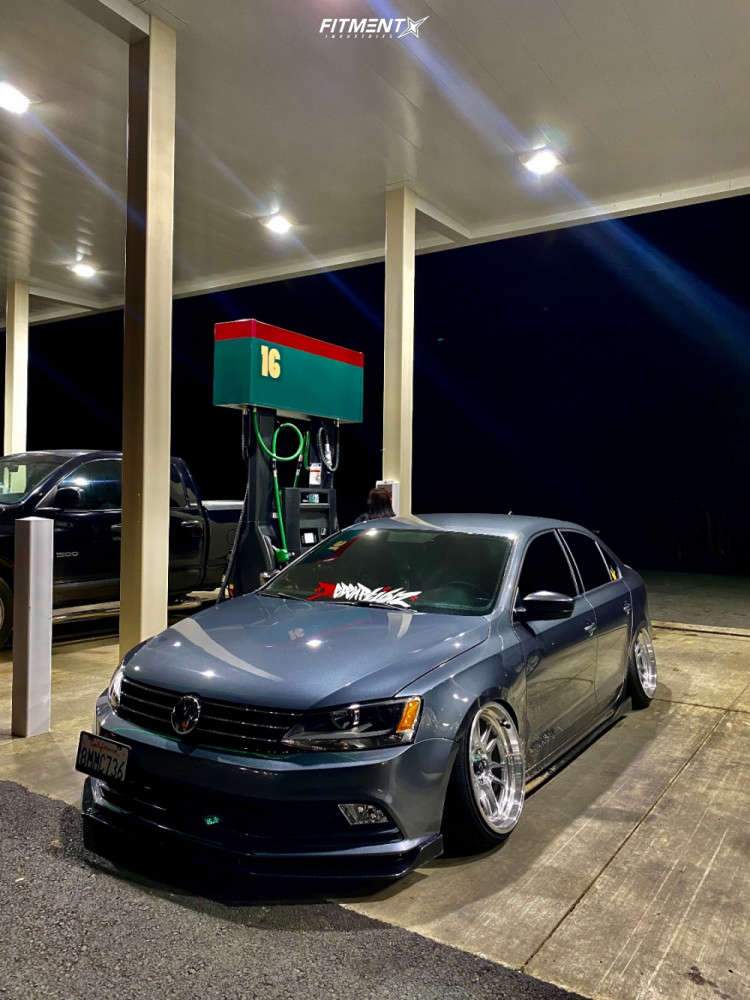 2016 Volkswagen Jetta SE with 18x9.5 Cosmis Racing Xt-206r and Leao ...