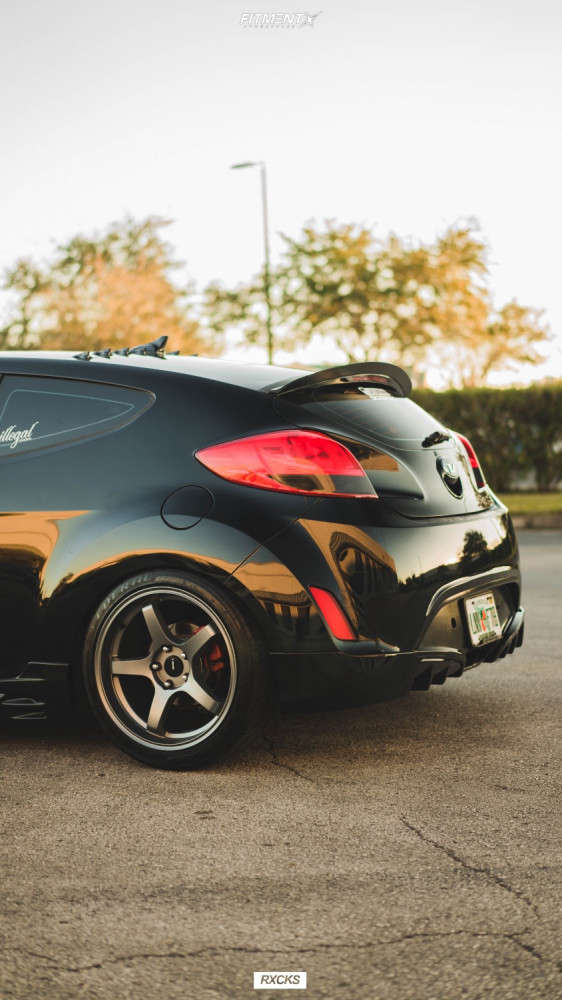 2013 Hyundai Veloster Base with 18x9.5 AVID1 AV28 and Federal 225x35 on ...