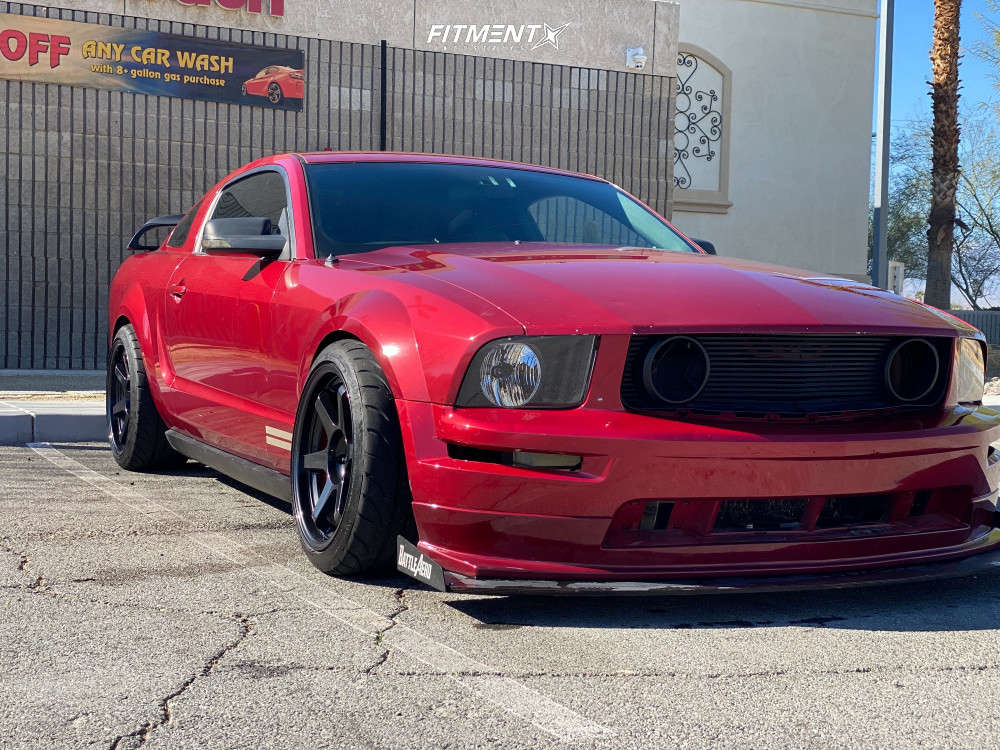 2005 Ford Mustang GT 2dr Coupe (4.6L 8cyl 5M) with 18x10 9SiX9 SIX-1 ...
