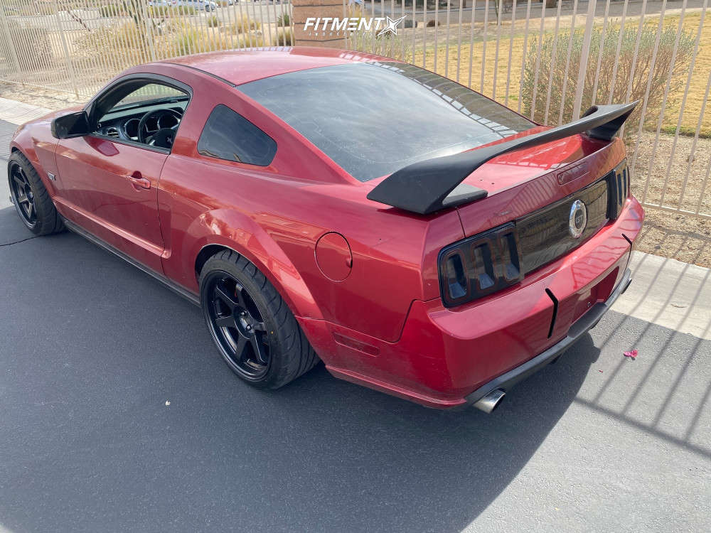 2005 Ford Mustang GT 2dr Coupe (4.6L 8cyl 5M) with 18x10 9SiX9 SIX-1 ...
