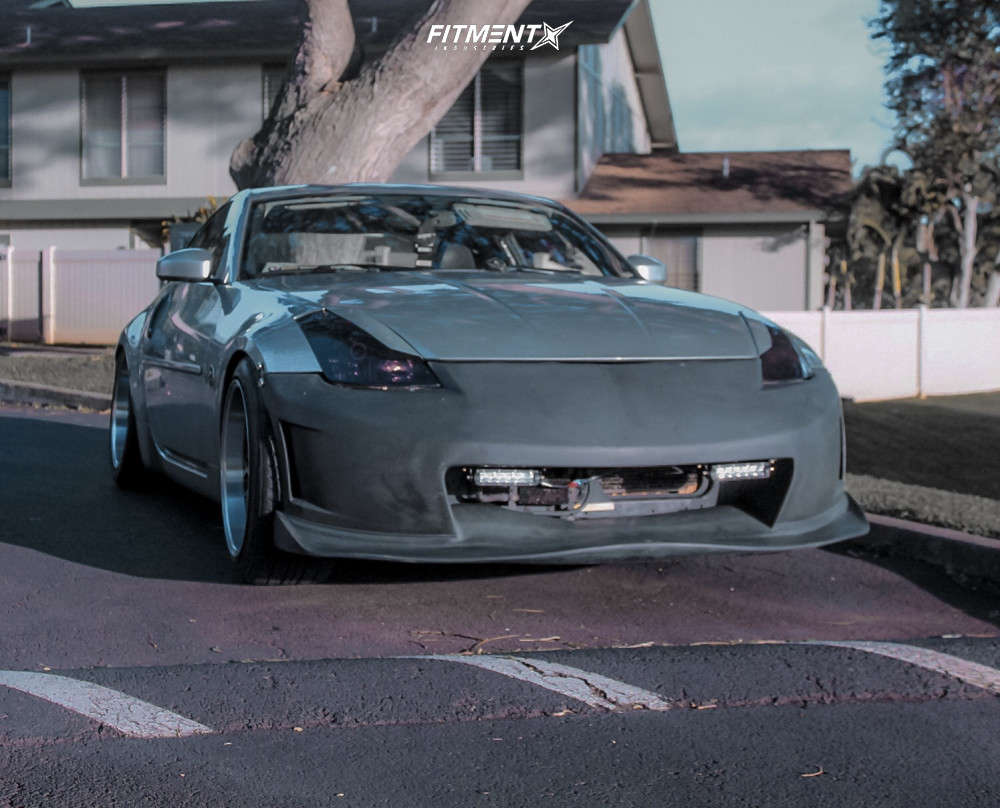 2004 Nissan 350Z Base with 19x10.5 ESR Cs11 and Nitto 245x45 on ...