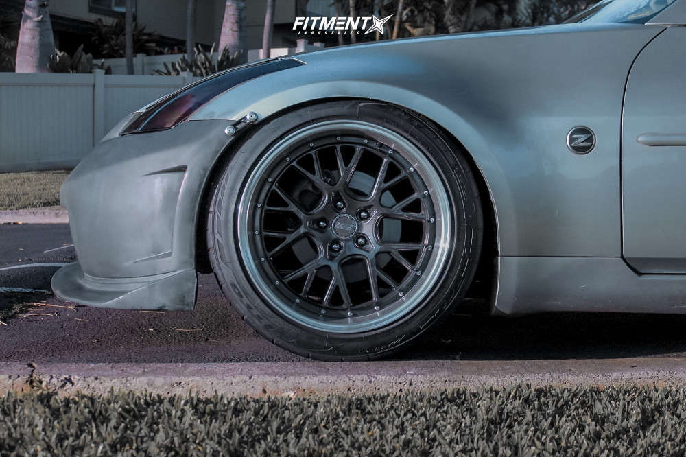 2004 Nissan 350Z Base with 19x10.5 ESR Cs11 and Nitto 245x45 on ...