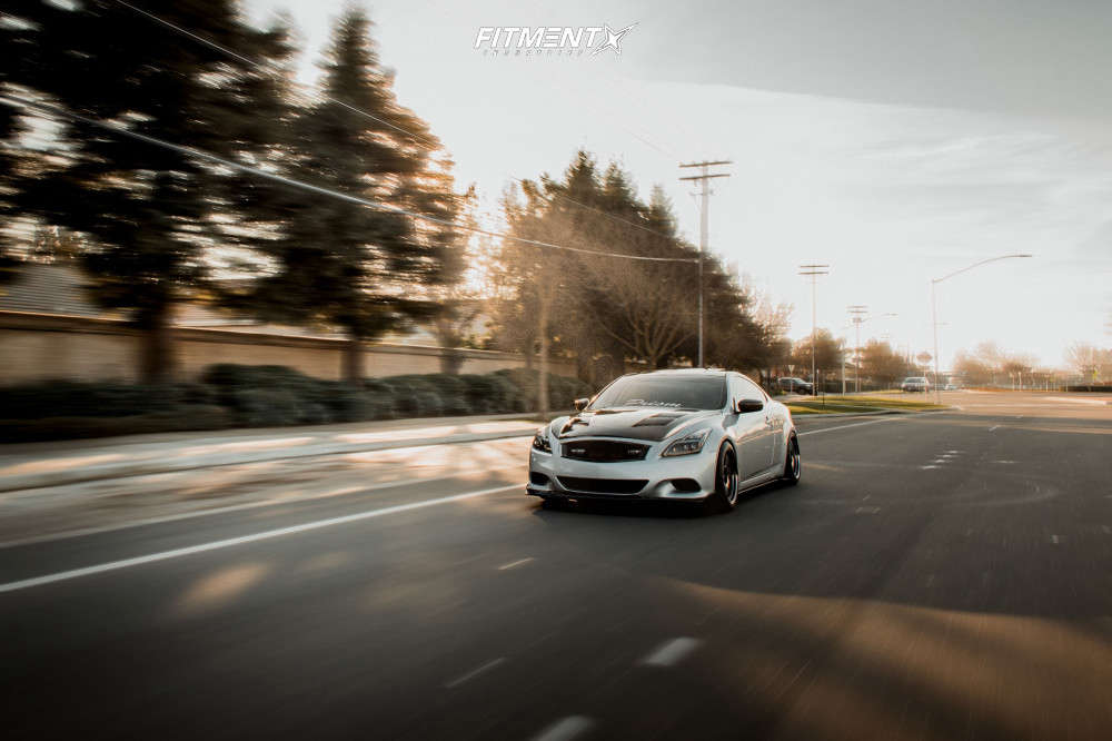 2009 INFINITI G37 Journey with 18x9.5 Enkei Rpf1 and Federal 265x35 on ...