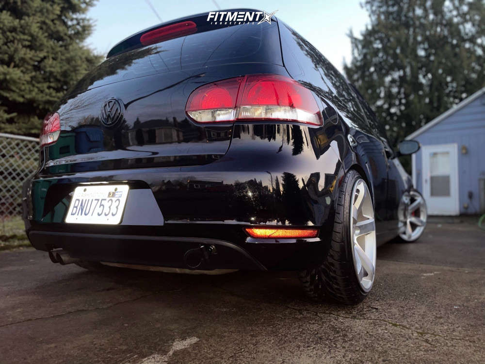 2012 Volkswagen Golf Base with 18x9.5 MRR Vp5 and Federal 225x35 on ...