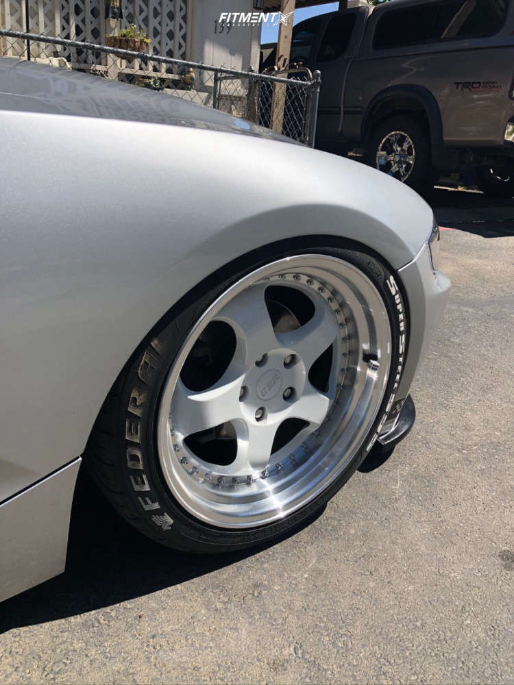 2004 BMW Z4 2.5i with 18x9.5 ESR Sr06 and Federal 245x40 on Air Suspension | 1509073 | Fitment ...