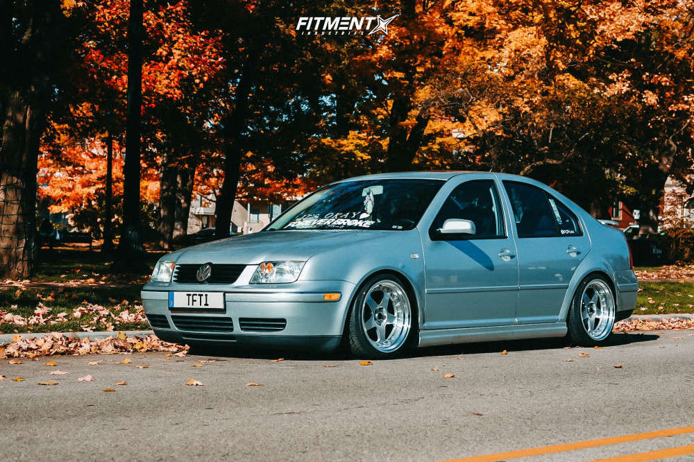 2005 Volkswagen Jetta GL with 17x9 JNC Jnc010 and Kumho 205x40 on ...