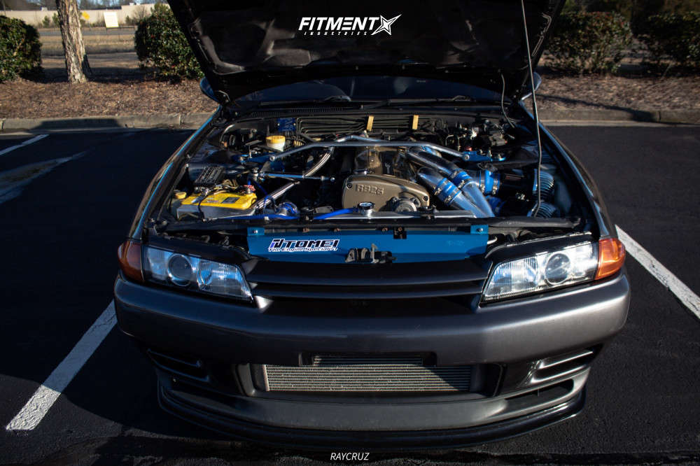 1989 Nissan Skyline GT-R with 18x10 Work Meister S1 3p and Toyo Tires ...