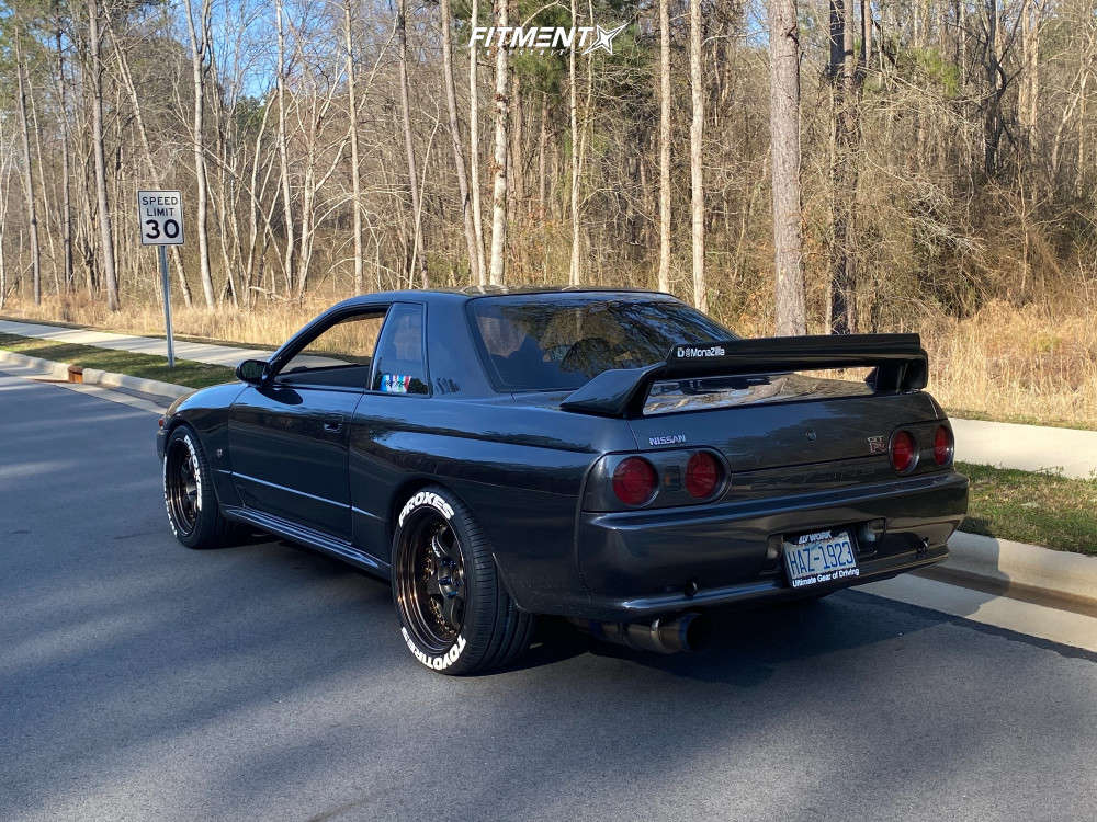 1989 Nissan Skyline GT-R with 18x10 Work Meister S1 3p and Toyo Tires ...