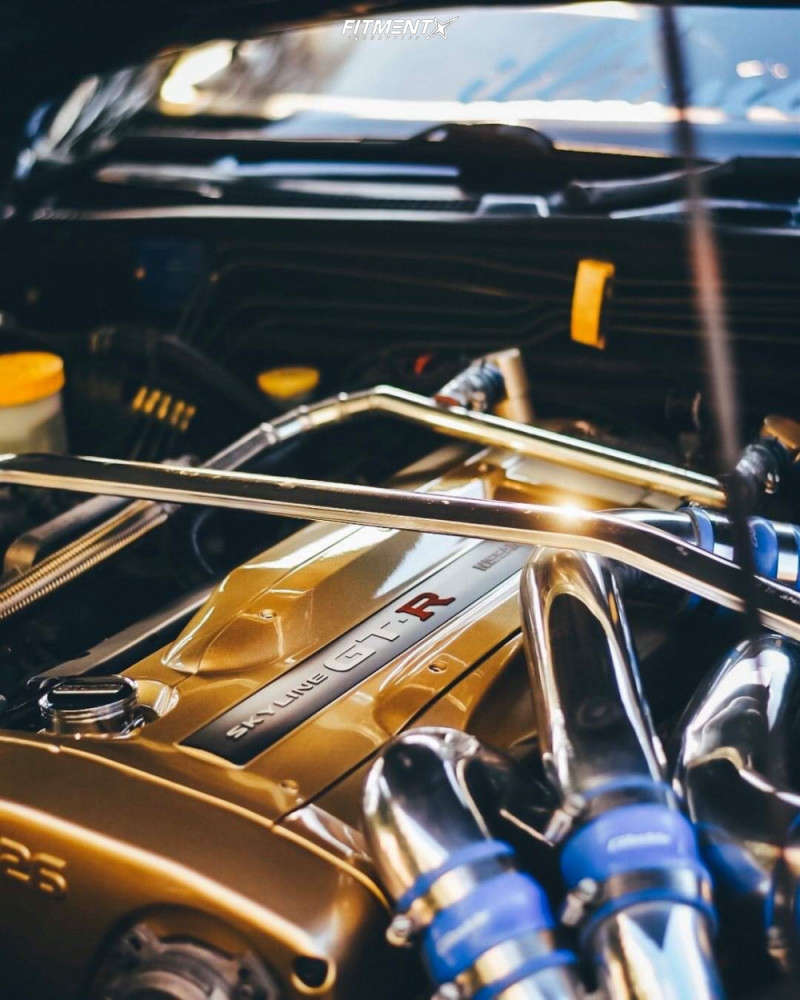 1989 Nissan Skyline GT-R with 18x10 Work Meister S1 3p and Toyo Tires ...