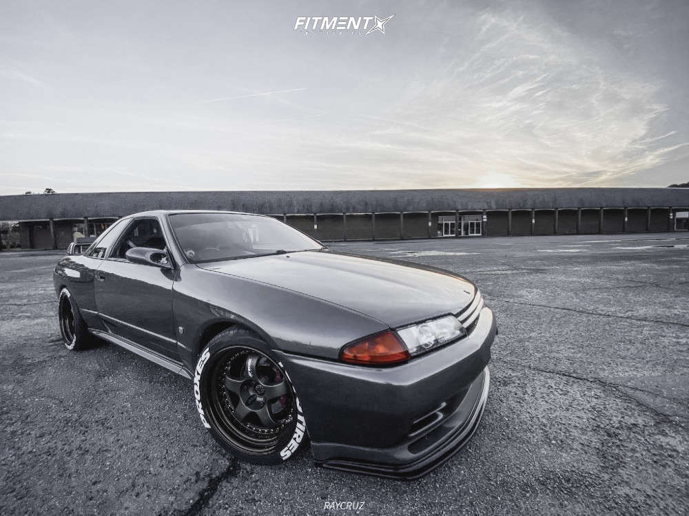 1989 Nissan Skyline GT-R with 18x10 Work Meister S1 3p and Toyo Tires ...