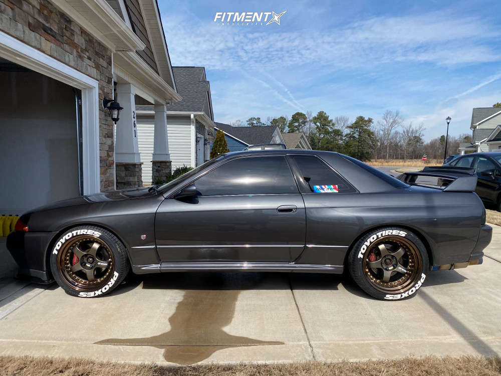 1989 Nissan Skyline GT-R with 18x10 Work Meister S1 3p and Toyo Tires ...