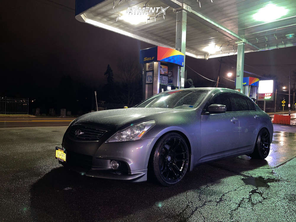 2010 INFINITI G37 X with 19x10.5 ESR CS8 and Michelin 255x35 on ...