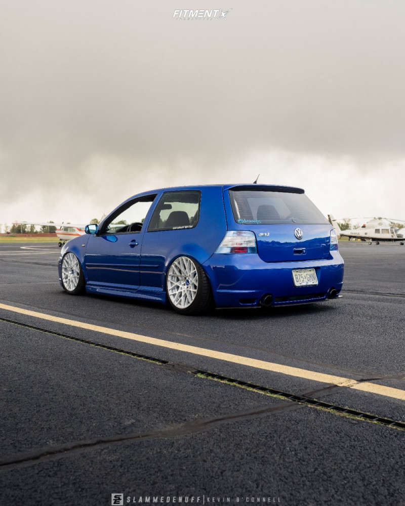 2004 Volkswagen R32 Base with 18x8.5 Rotiform Blq and Firestone 225x40 ...