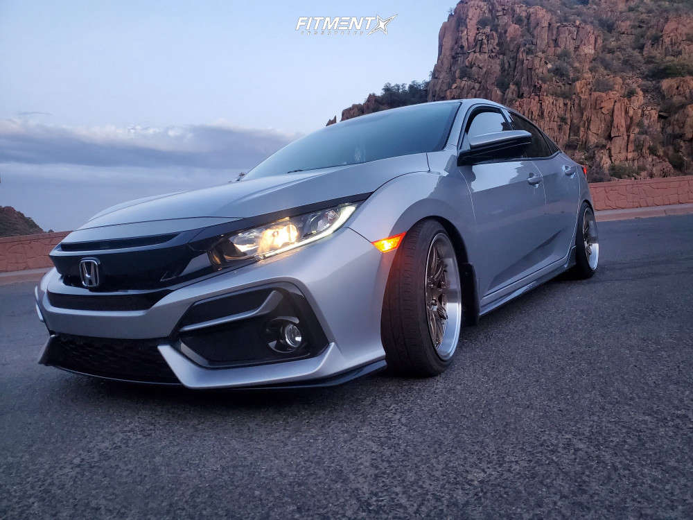 2020 Honda Civic Sport with 18x8.5 Aodhan Ds07 and Continental 225x35 ...
