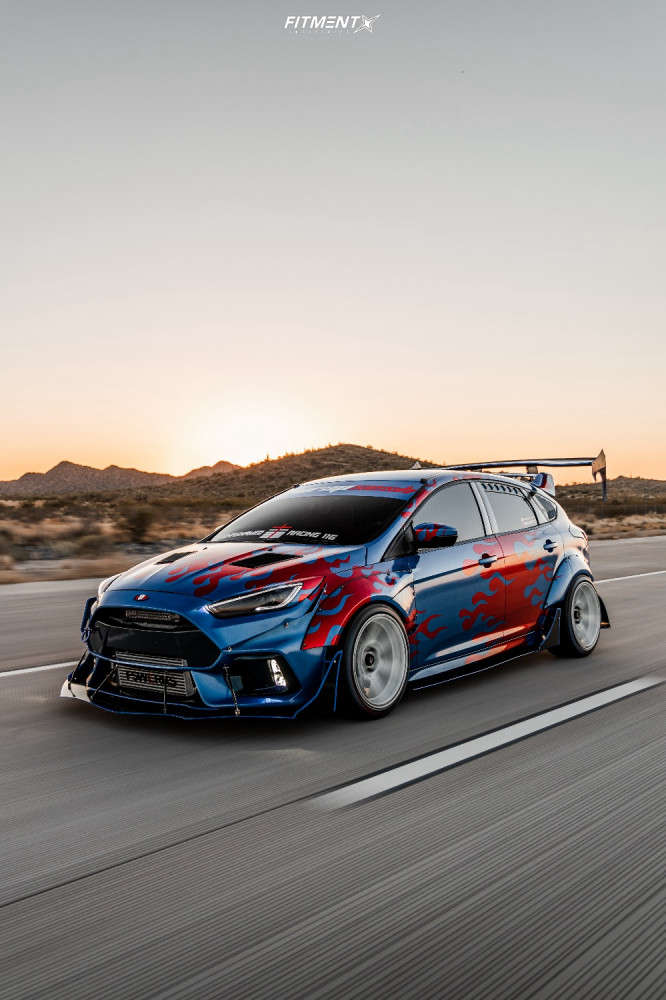 2017 Ford Focus ST with 18x9.5 Cosmis Racing S1 and Achilles 235x40 on ...