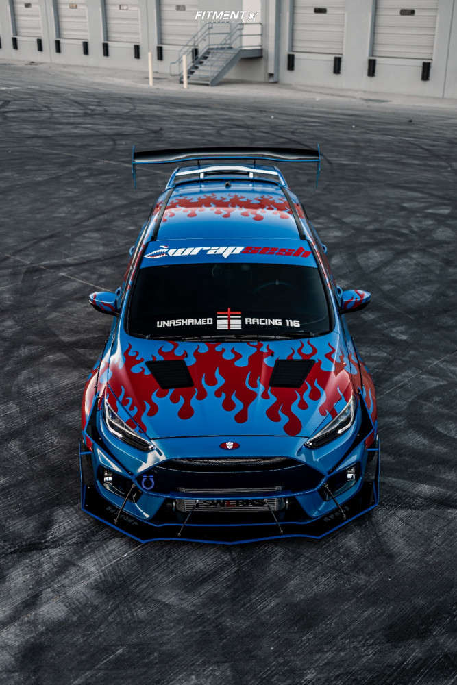 2017 Ford Focus ST with 18x9.5 Cosmis Racing S1 and Achilles 235x40 on ...