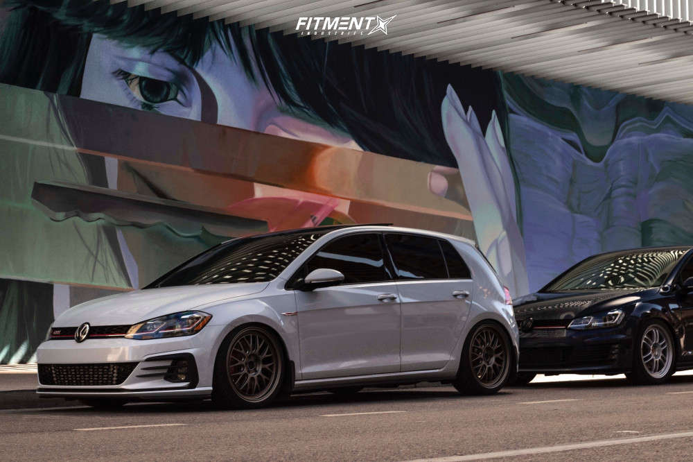 2019 Volkswagen GTI SE with 19x8.5 Fifteen52 Holeshot and Venom Power ...